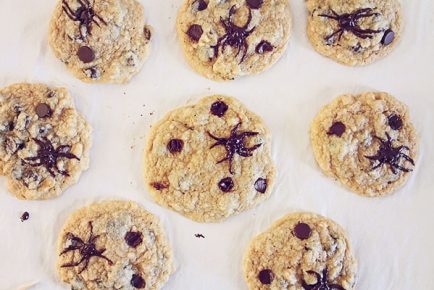 Spider Chocolate Chip Cookies - i am baker