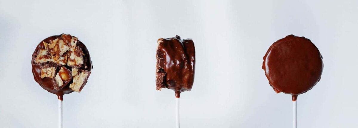 Oreo Chocolate Chip Cookie Brownies on a Stick - i am baker