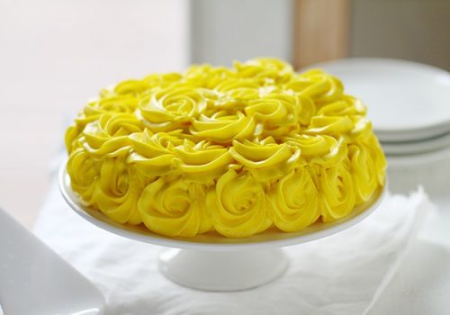 Yellow Rose Cake {with a happy surprise} - i am baker