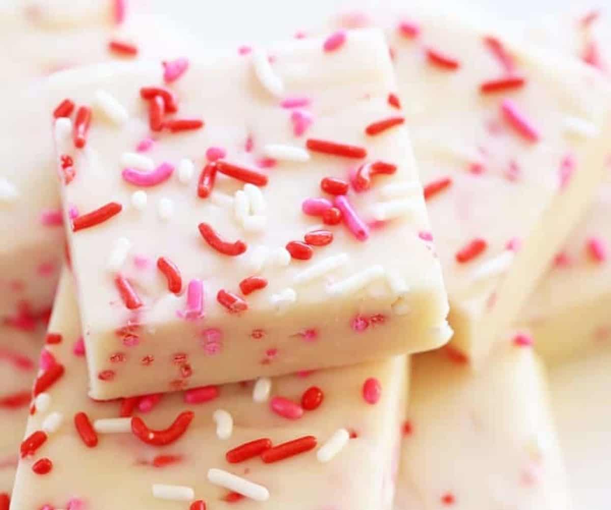 Cake Batter Fudge {Valentine's Day} - i am baker