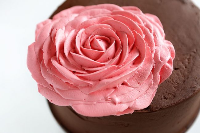 Giant Rose Cake - i am baker
