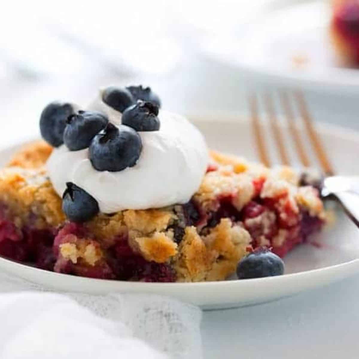 Easy Fruit Cobbler - i am baker