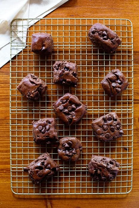 100 Layer Chocolate Chip Cookies {VIDEO} | i am baker