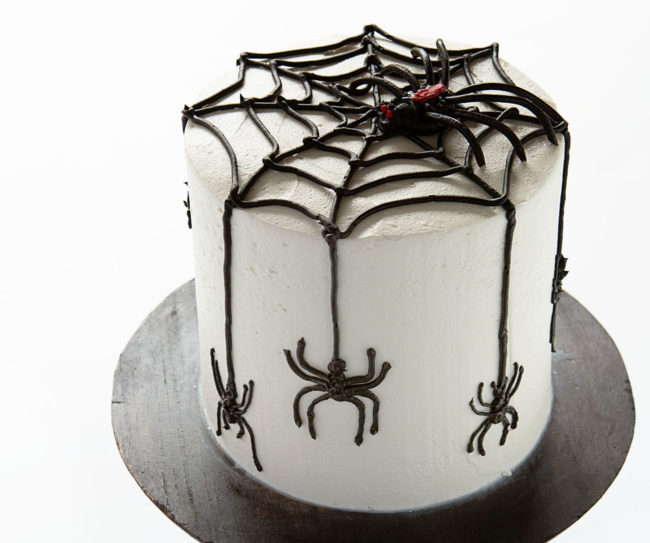Spider Cake {VIDEO TUTORIAL} - i am baker