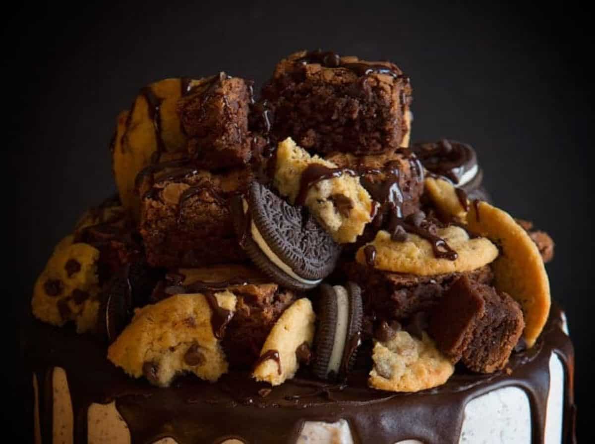 Ultimate Brownie Oreo Chocolate Chip Cookie Cake - i am baker