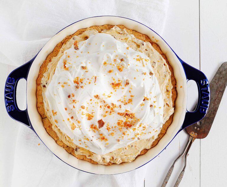 Butterfinger Pie {VIDEO} | i am baker