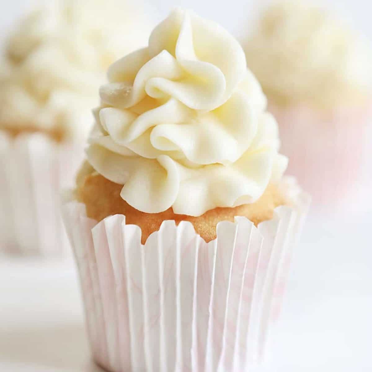 Cupcakes + Cupcake Recipes | I Am Baker