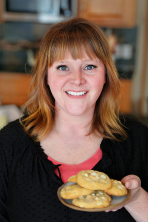 About Amanda Rettke | Baking Blogger | I Am Baker