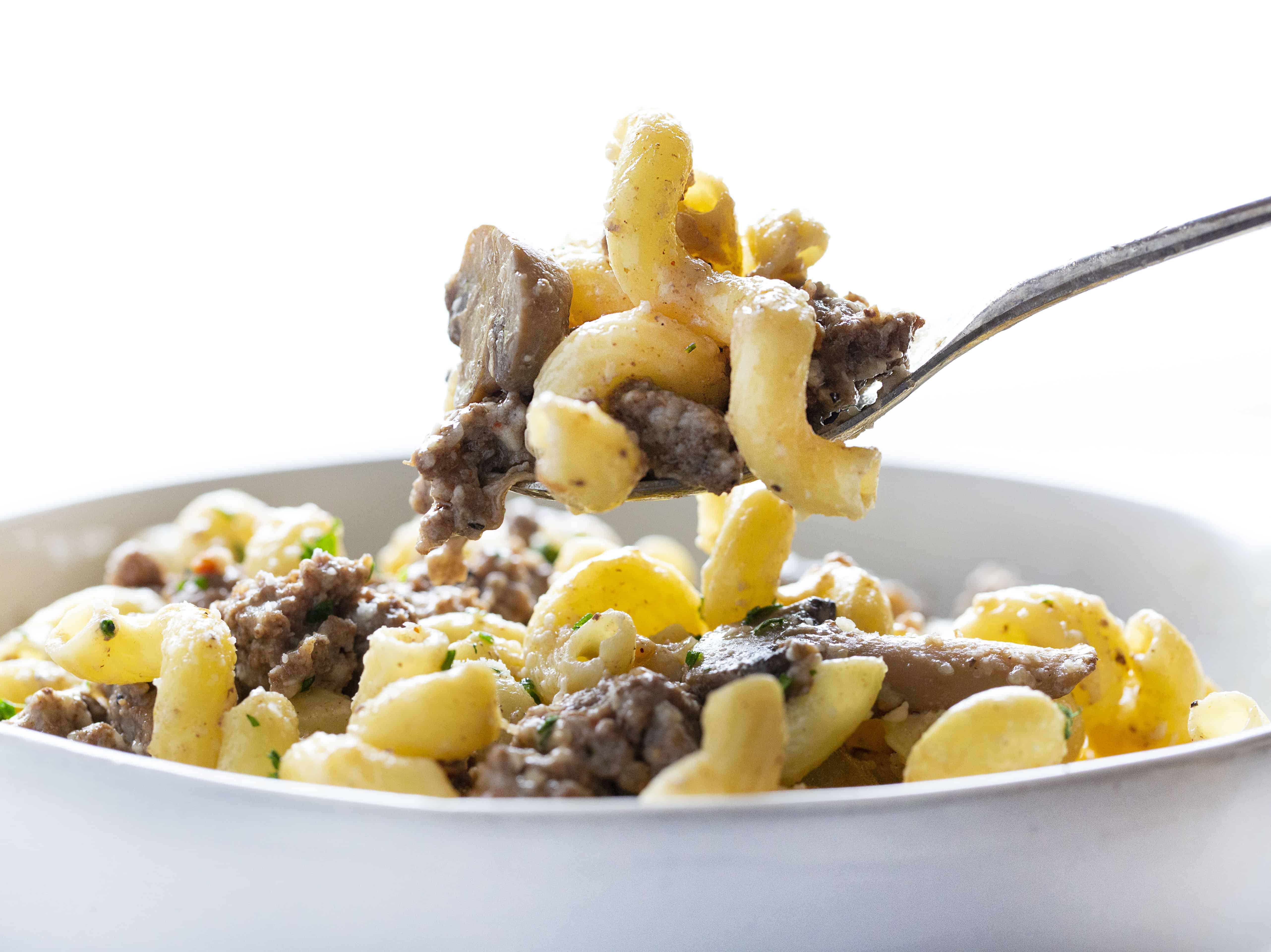 Mushroom Swiss Pasta {VIDEO HOW TO} - i am baker