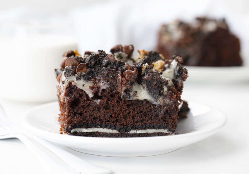 Oreo Earthquake Cake - i am baker