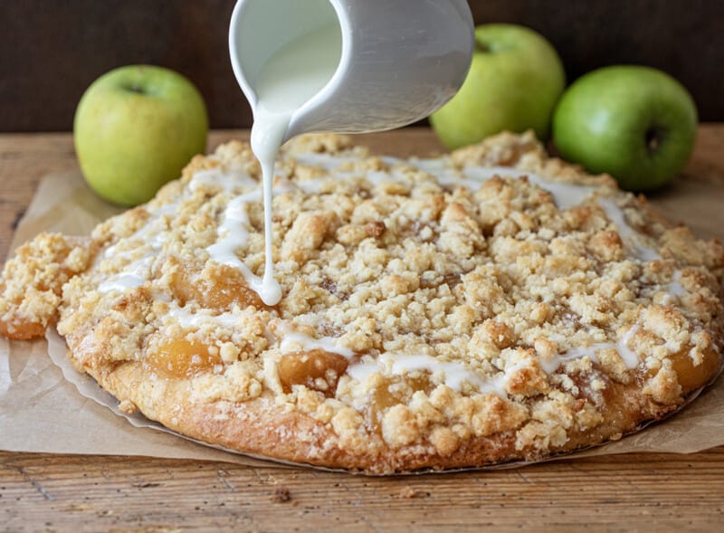 Apple Dessert Pizza - i am baker