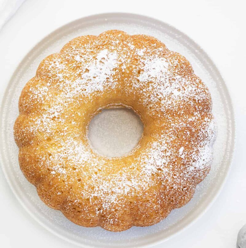 Cream Filled Yellow Cake {Twinkies Copycat} - i am baker