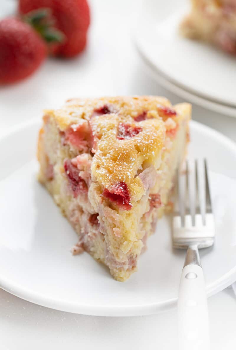 Fresh Strawberry Cake - i am baker