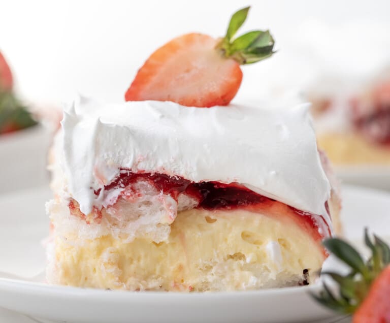 Strawberry Heaven Dessert - i am baker