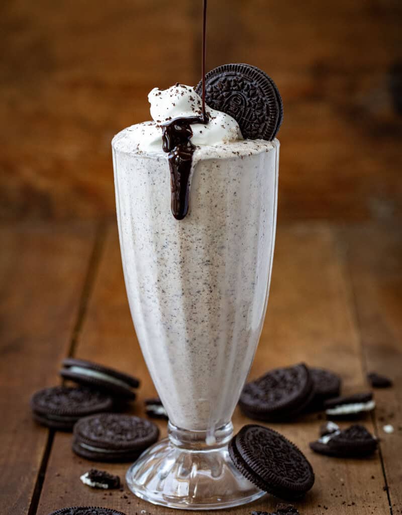 Oreo Milkshake - i am baker