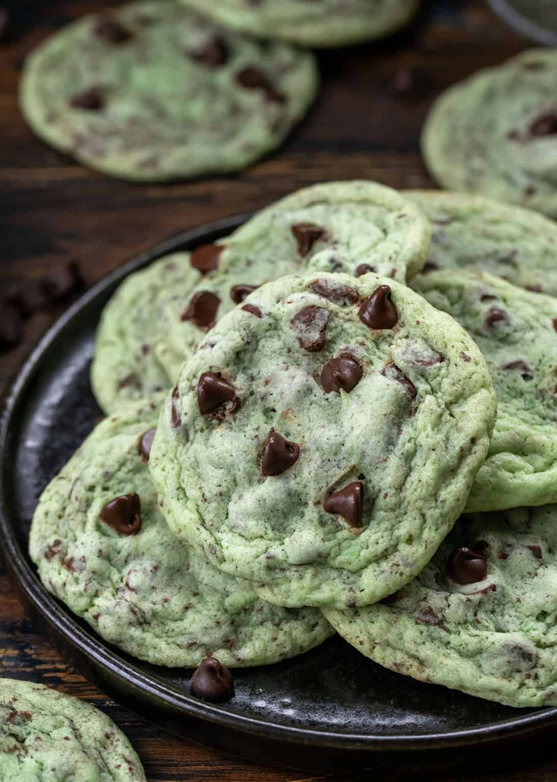 Mint Chocolate Chip Cookies - i am baker